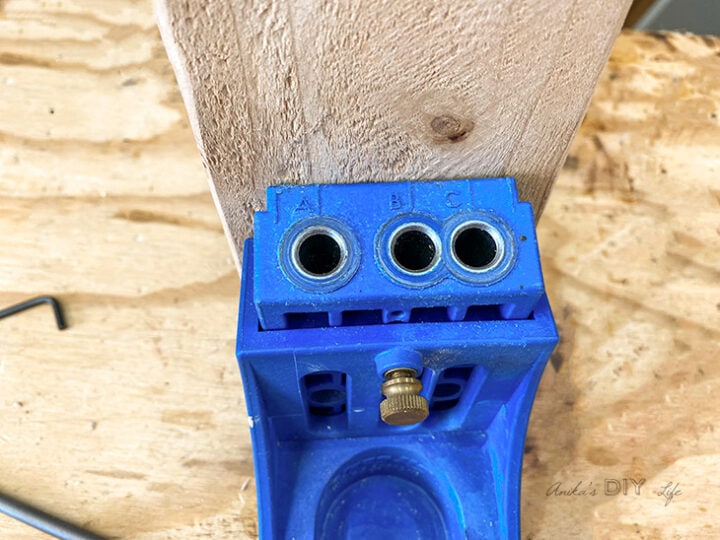 How To Use A Kreg Pocket Hole Jig - A BEGINNER'S GUIDE