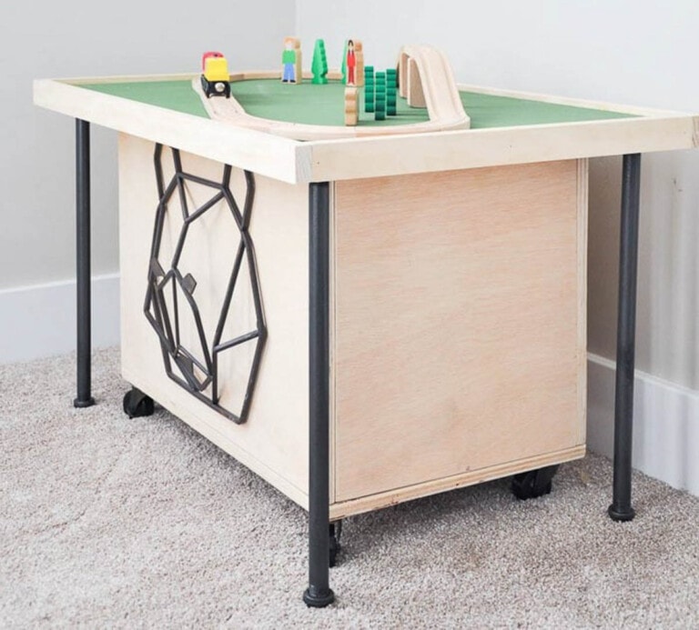 39 Easy DIY Kids Table And Chair Ideas You Can Build!