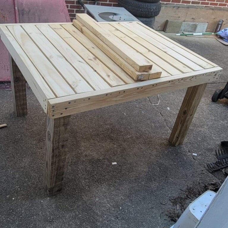 How To Build An Easy DIY Outdoor Dining Table (for Under $50)