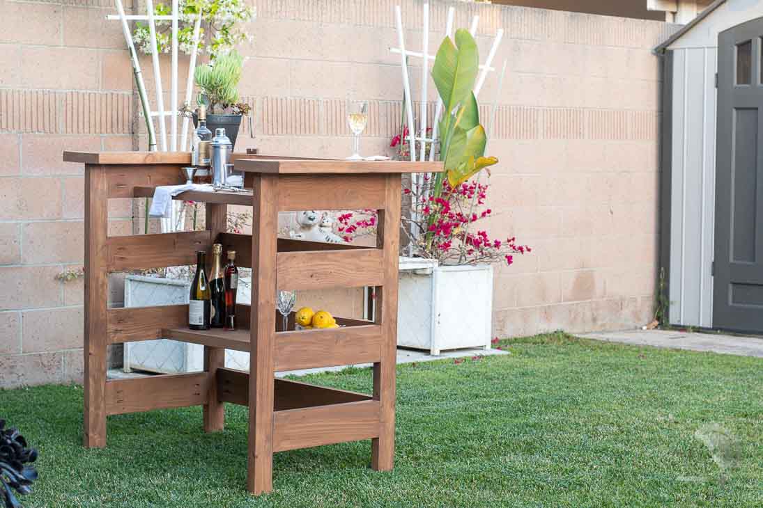 How To Build An Easy Modern DIY Outdoor Bar For $70 - Anika's DIY Life