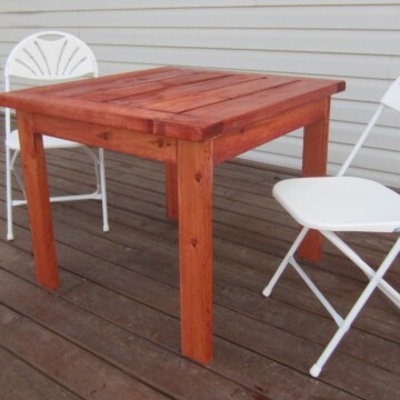 How To Build An Easy DIY Outdoor Dining Table (for Under $50)