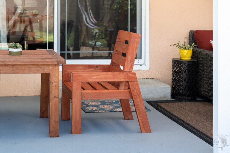 Easy DIY 2x4 Chair Plans - Outdoor Dining Chair - Anika's DIY Life