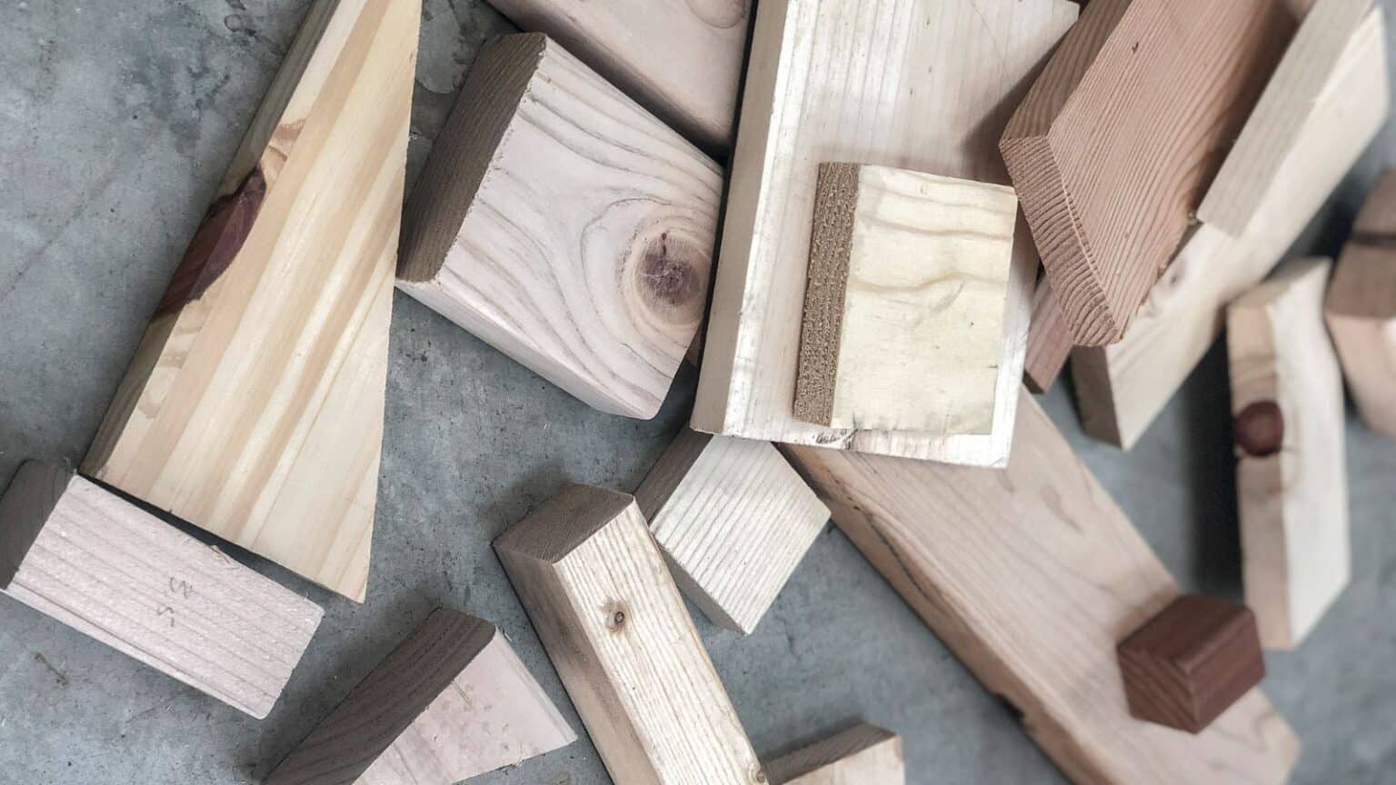 Turning Sawdust Into Gold: 15 DIY Wood Projects That Sell For Maximum ...