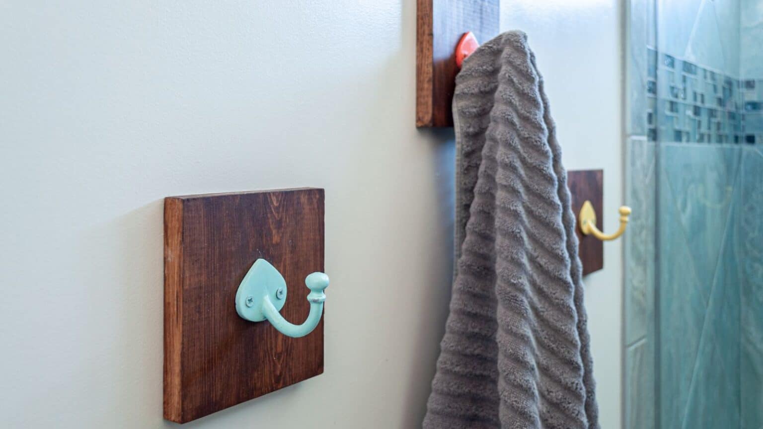 7 Brilliant Renter Friendly Home Improvement Ideas - Anika's DIY Life