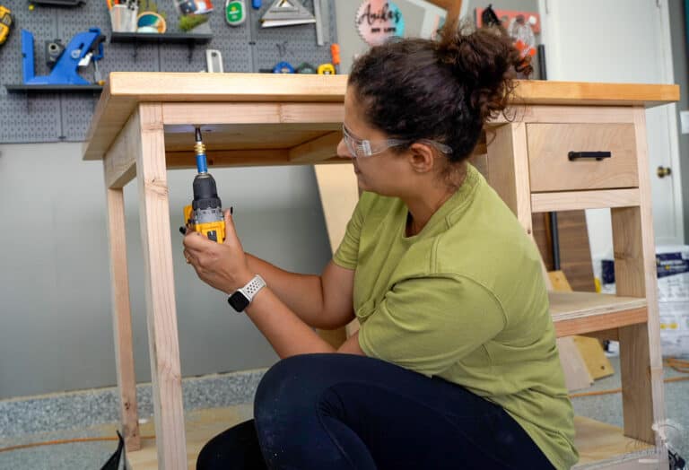 How To Build A DIY Small Mobile Workbench With Storage