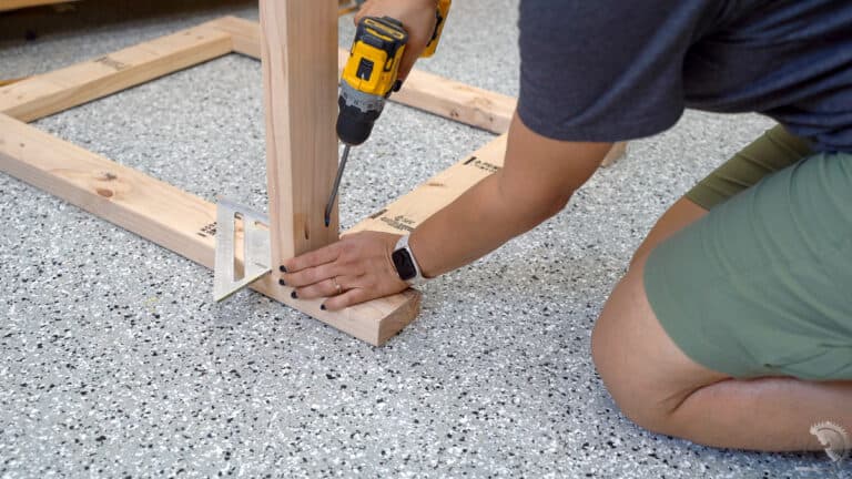 How To Build A DIY Small Mobile Workbench With Storage