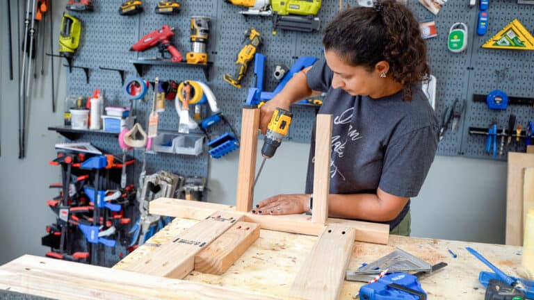 How To Build A DIY Small Mobile Workbench With Storage