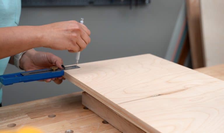 How To Make A French Cleat - 2 Easy Ways - Anika's DIY Life