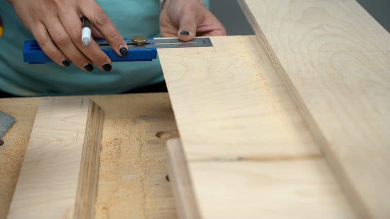 How To Make A French Cleat - 2 Easy Ways - Anika's DIY Life