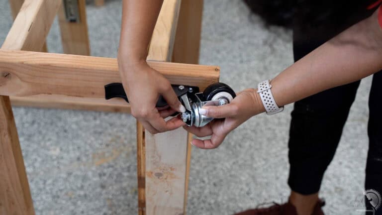 How To Build A DIY Table Saw Stand For Small Shops - Anika's DIY Life