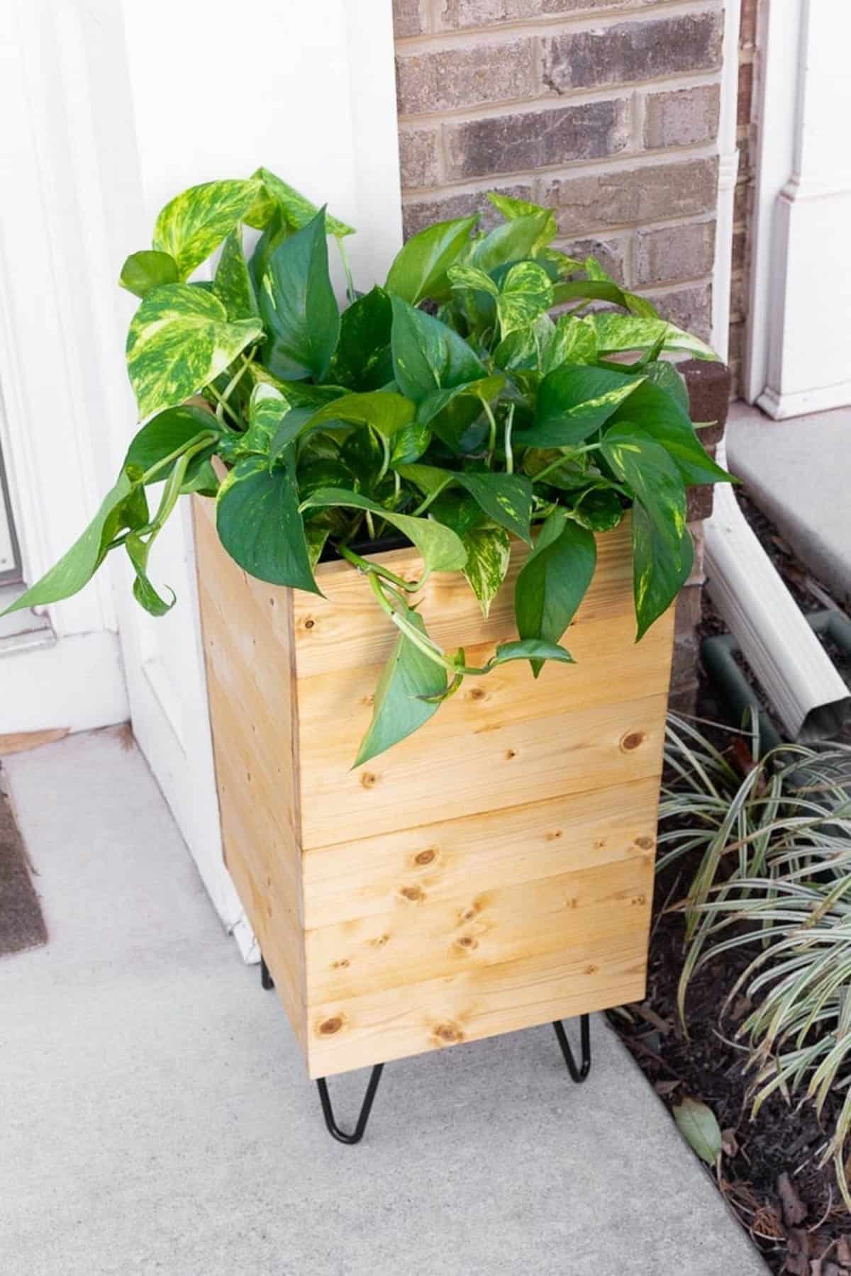 15 Easy DIY Modern Planter Box Ideas You Can Build This Weekend - Anika ...